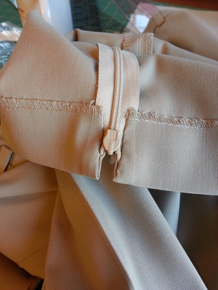 Hachi Nikki: How to Add a Zipper to Your Pant Leg