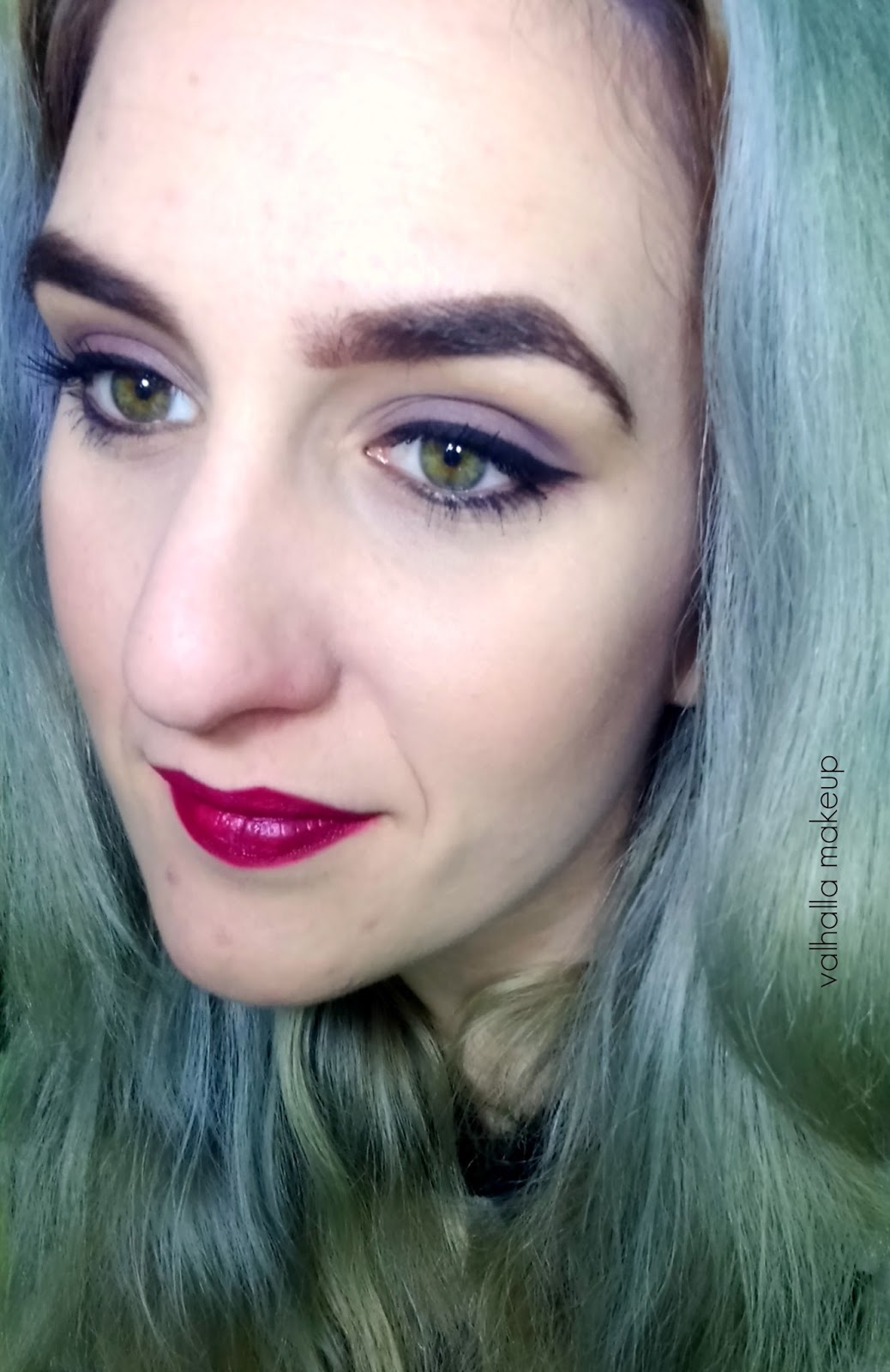 Valhalla MakeUp: Sobre Mí