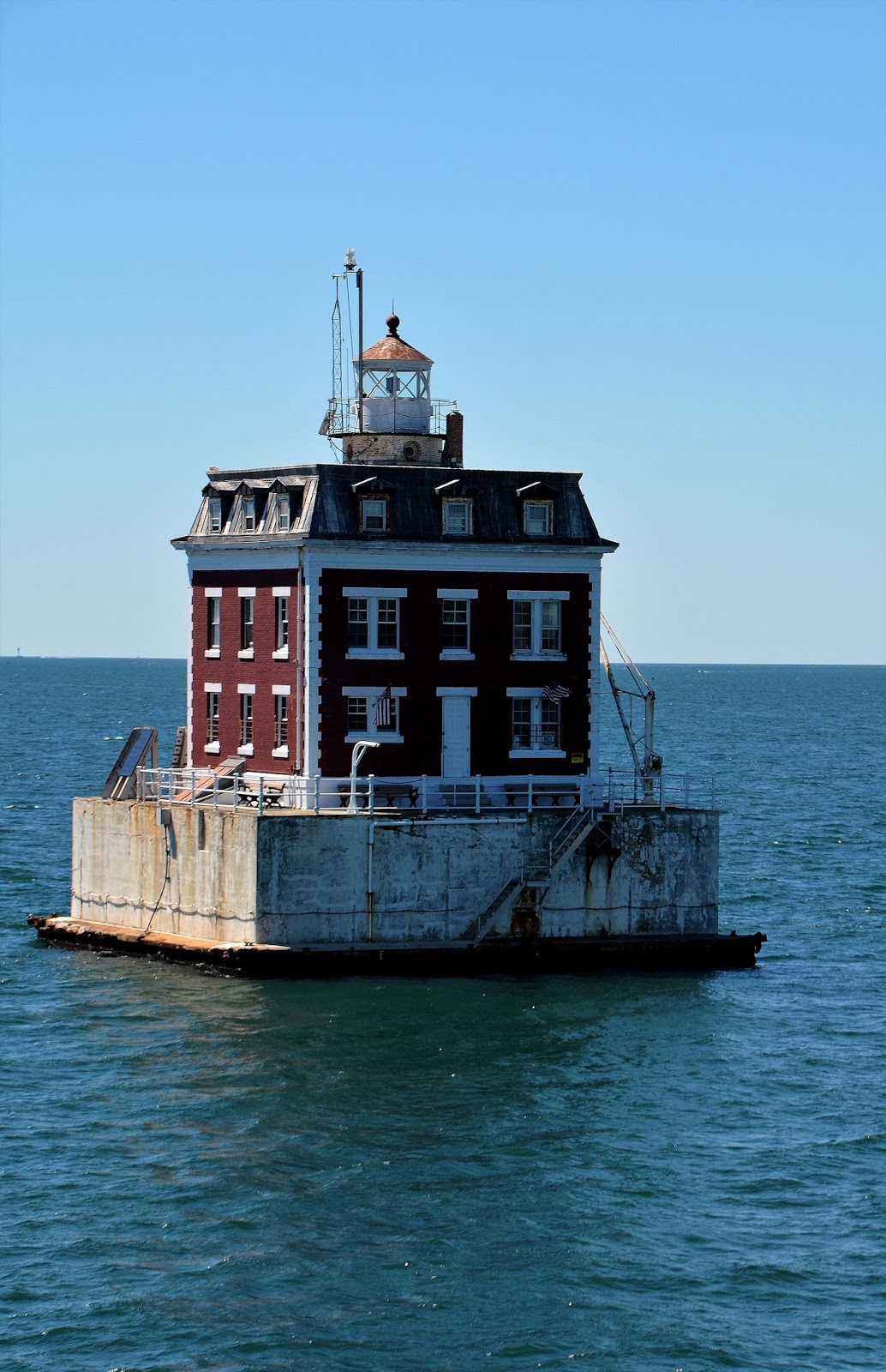 WC-LIGHTHOUSES: NEW LONDON LEDGE LIGHTHOUSE-NEW LONDON, CONNECTICUT