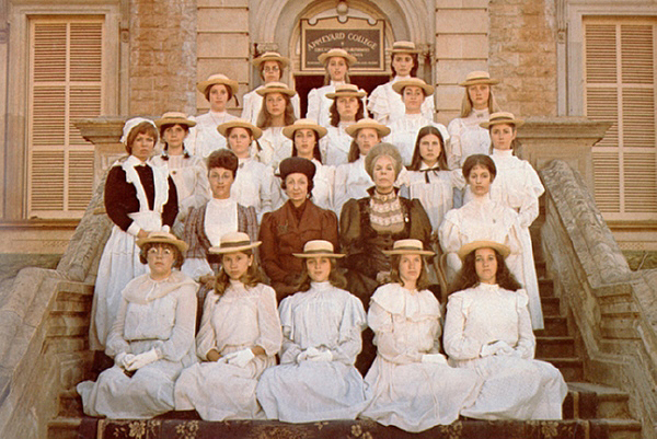 it's nice here: mOVie friDAy.12 | PICNIC AT HANGING ROCK