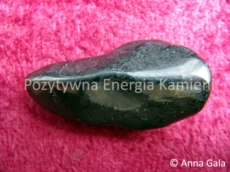 Pozytywna Energia Kamieni: Szungit (Shungit)