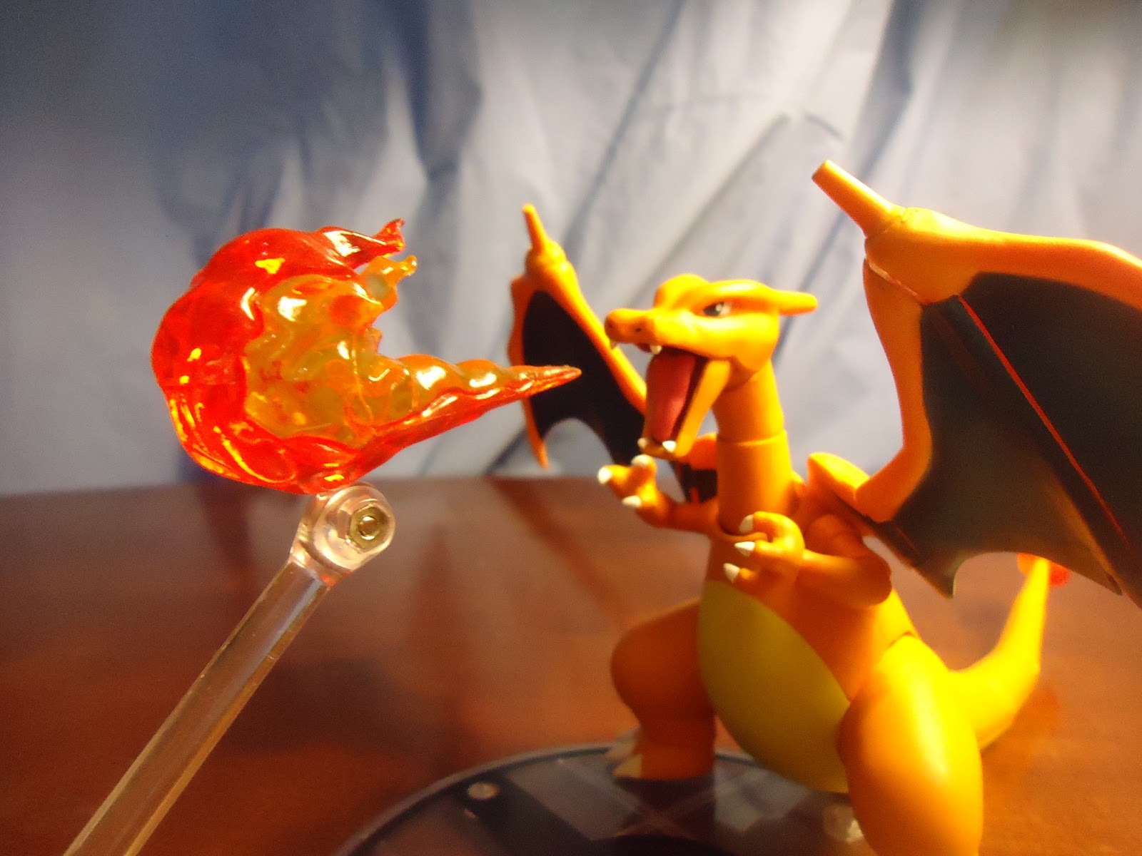 Import Monsters: Review: D-Arts Charizard