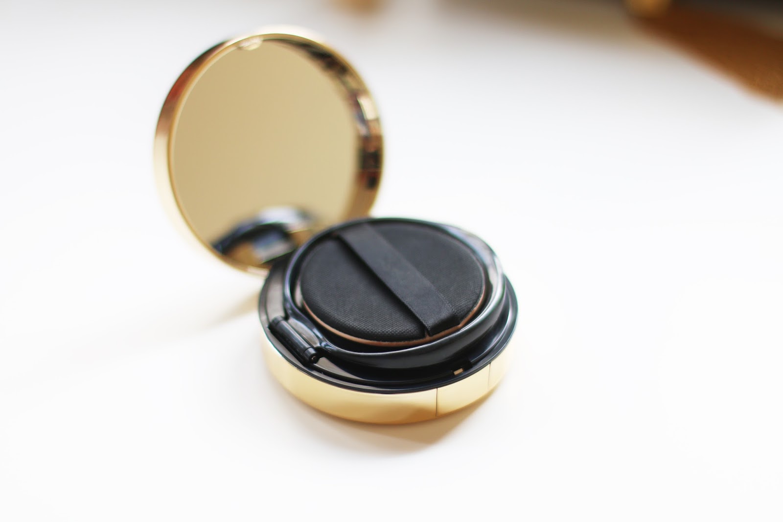 YSL LE CUSHION ENCRE DE PEAU FOUNDATION REVIEW | BETHNI.COM