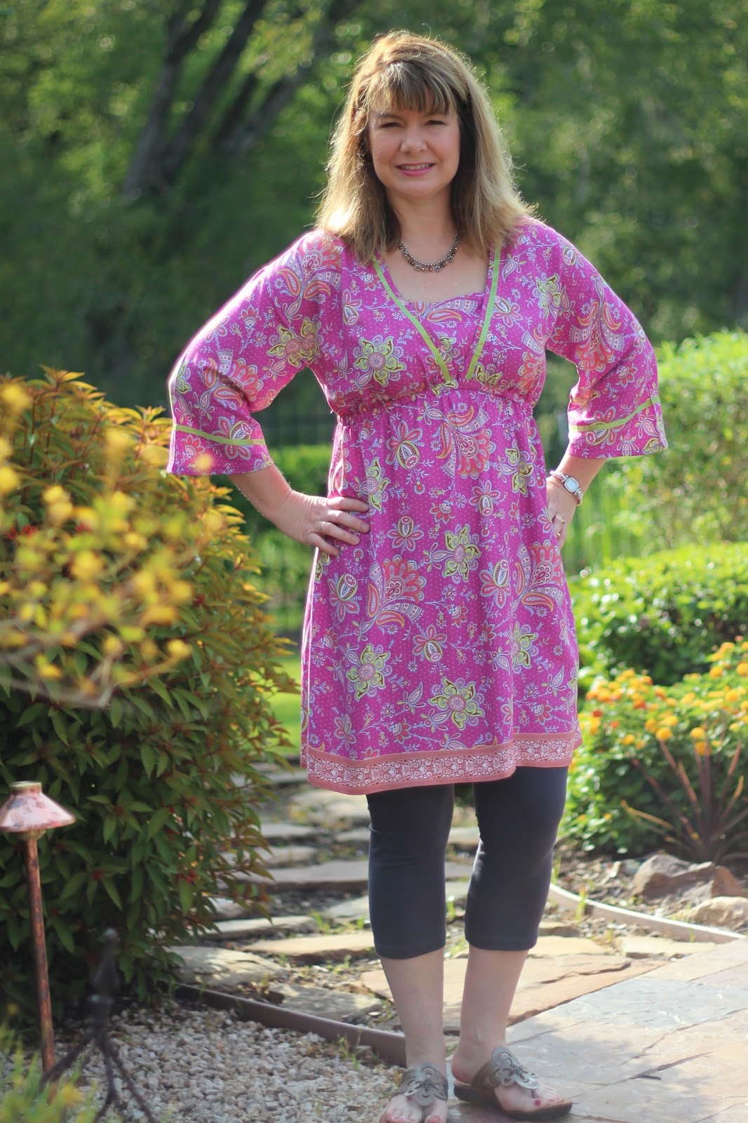 Saint Nolt Sews: Cool Tunic in a Hot Summer, Simplicity 2690