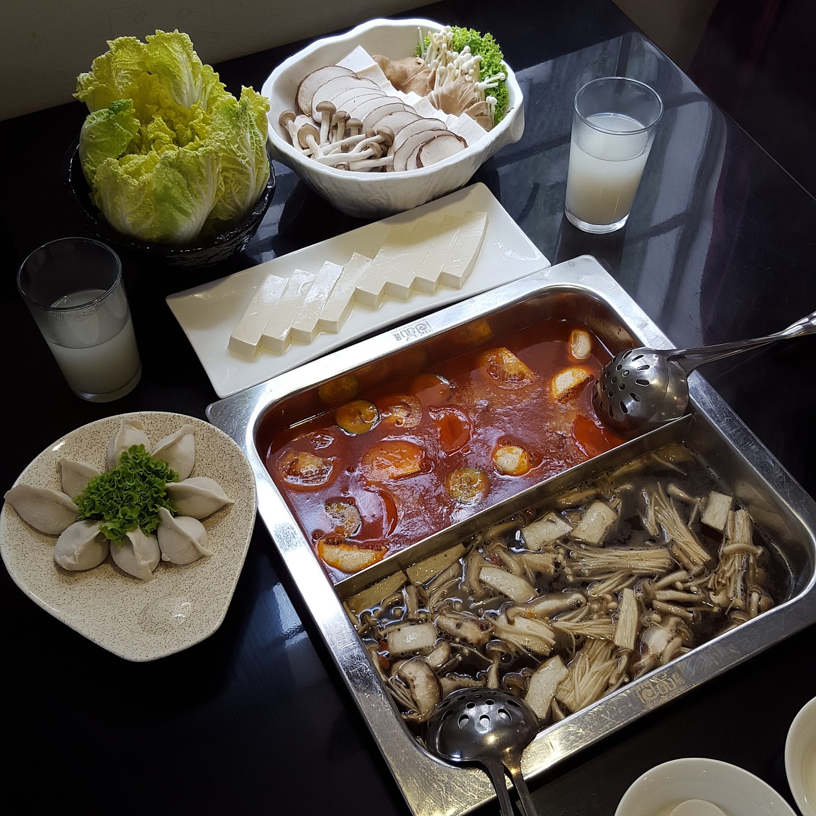 FoodieFC: Shang Pin Hot Pot 尚品火锅 (Rendezvous Gallery)