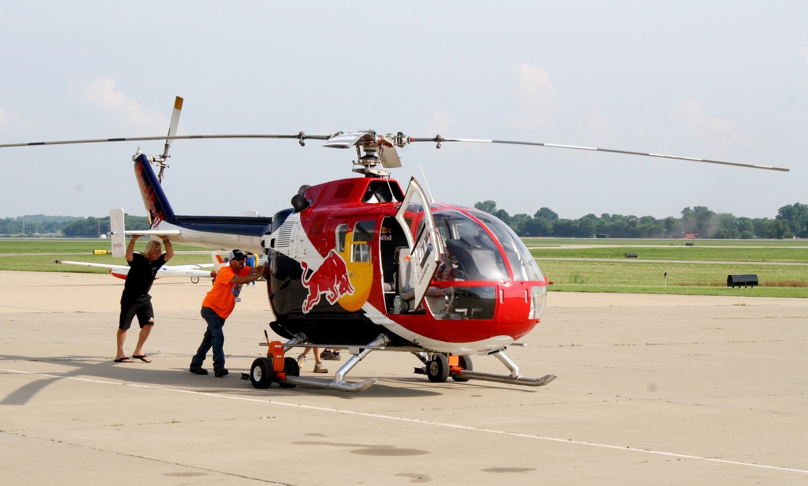 The Aero Experience: Chuck Aaron Puts the Red Bull Helicopter Through ...