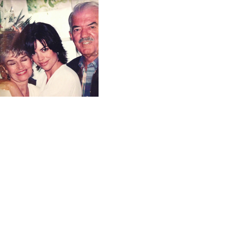 Lisa Rinna Reveals Her Mother Lois Was Kidnapped and Stabbed by ...