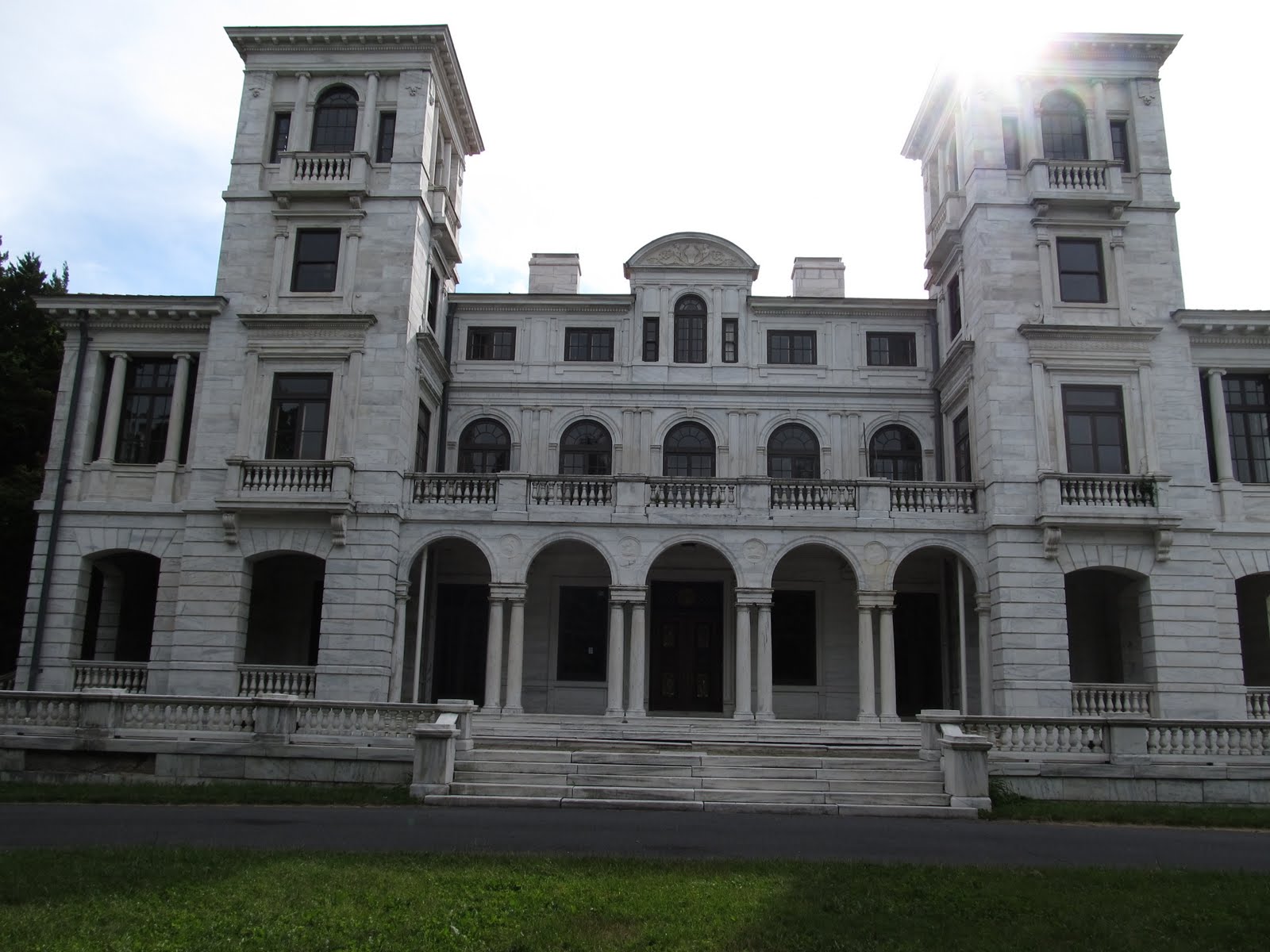 Abandoned Albemarle: Swannanoa Palace, Afton Mountain