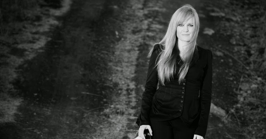 Music in Motion, by Craig Stuart Garfinkle: Eimear Noone - "World of ...