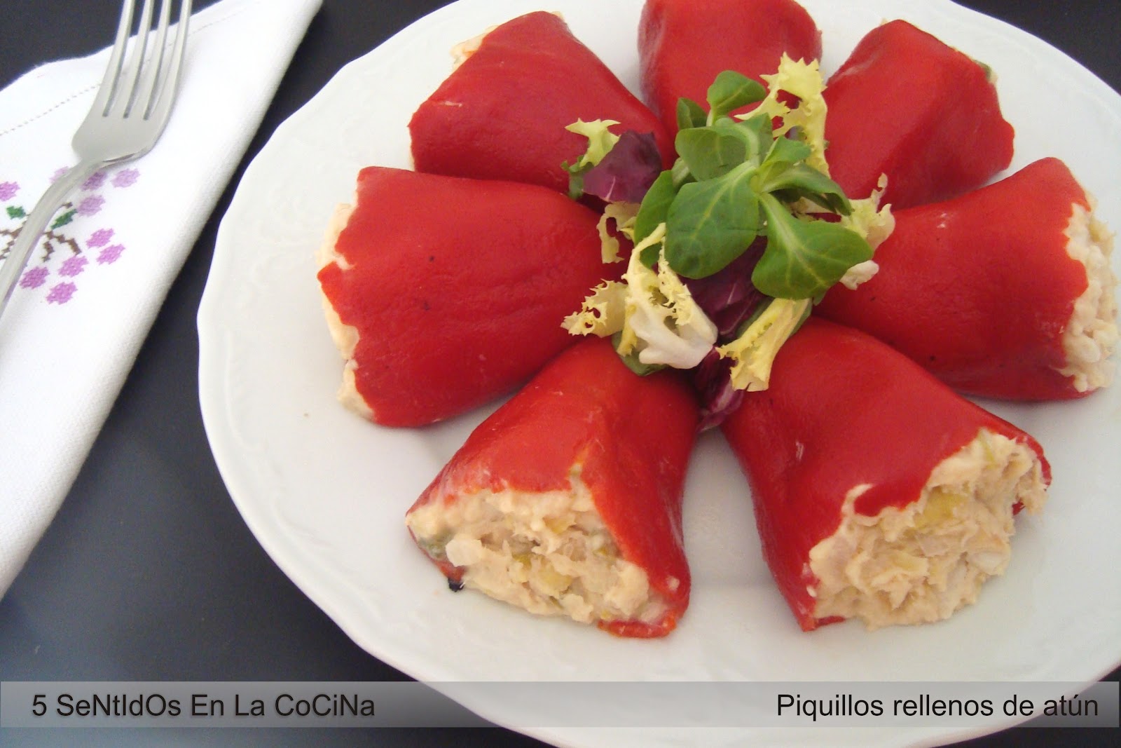 5 SeNtIdOs En La CoCiNa: Pimientos del piquillo rellenos de atún