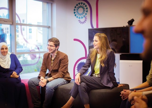 Jordan's Queen Rania on the cover of Laha Magazine