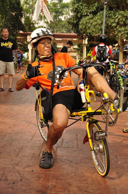 smallwheelsbigsmile: Lightning P-38 Recumbent