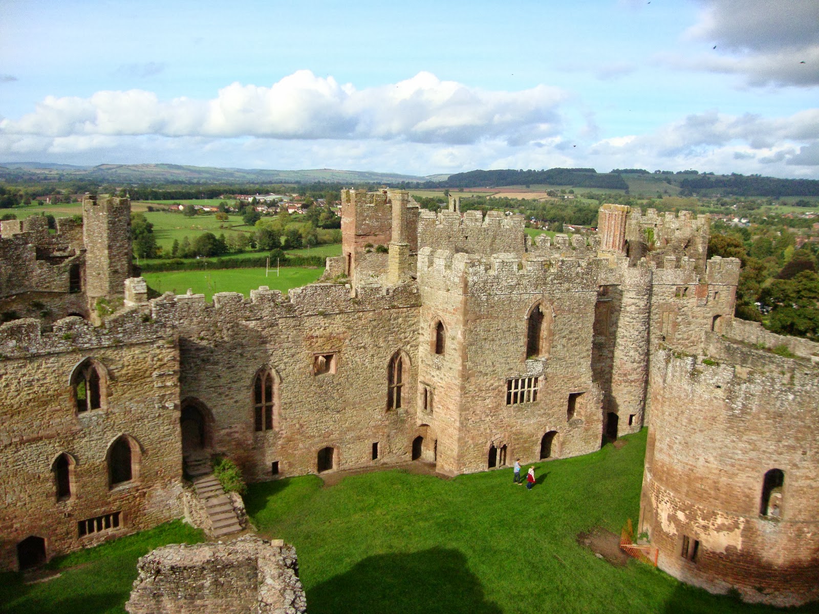 CASTELOS MEDIEVAIS NA INGLATERRA - Por aí, na Inglaterra