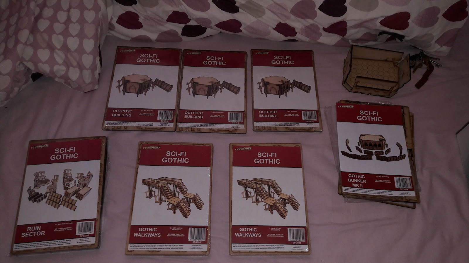 30Kplus40K: Shattered Legion Rampager Squad and MDF Terrain