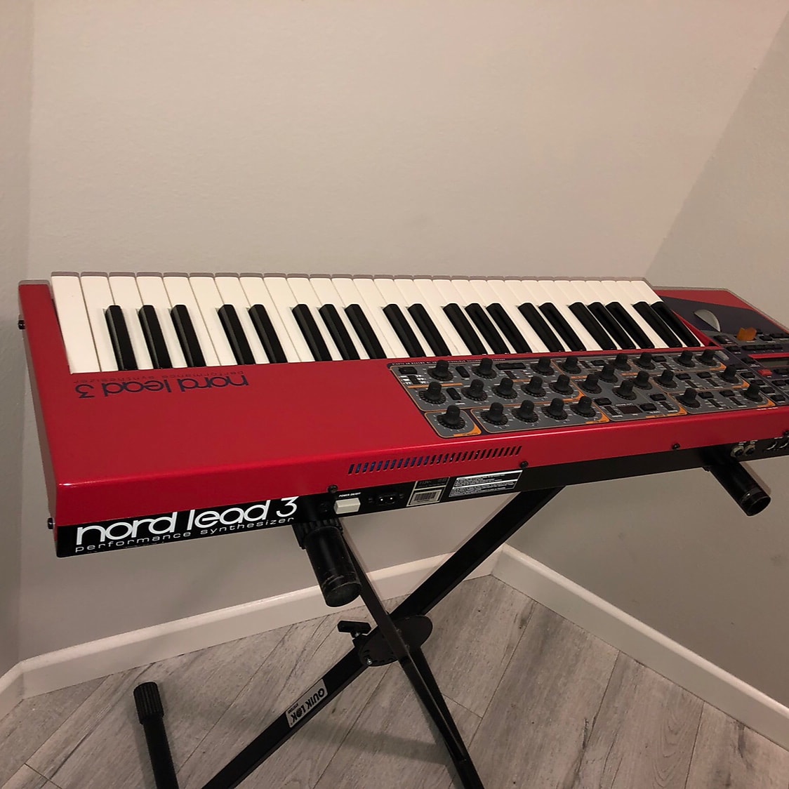 MATRIXSYNTH: Clavia Nord Lead 3