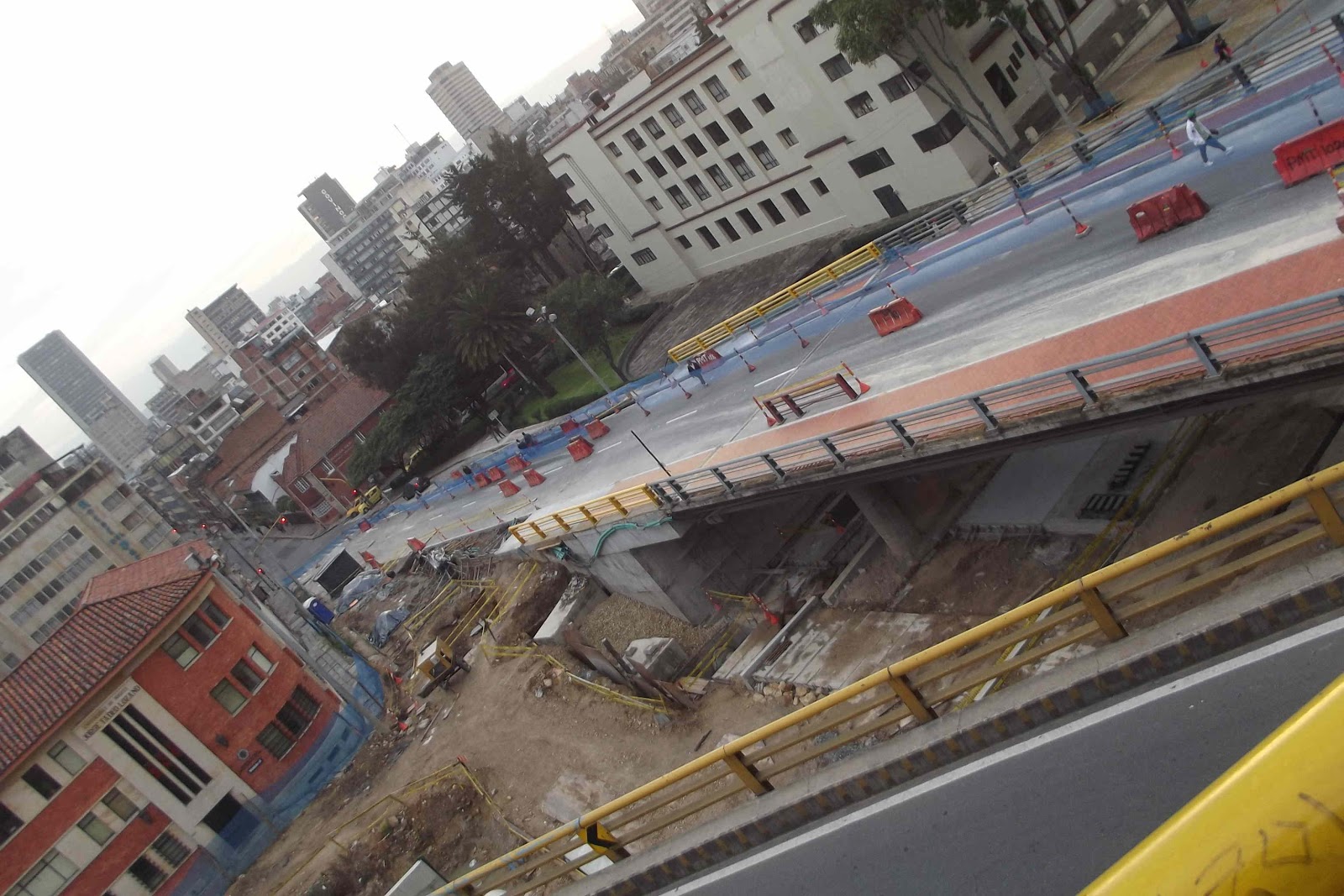 Mike's Bogota Blog: Bogotá's Elegant New Pedestrian Bridges