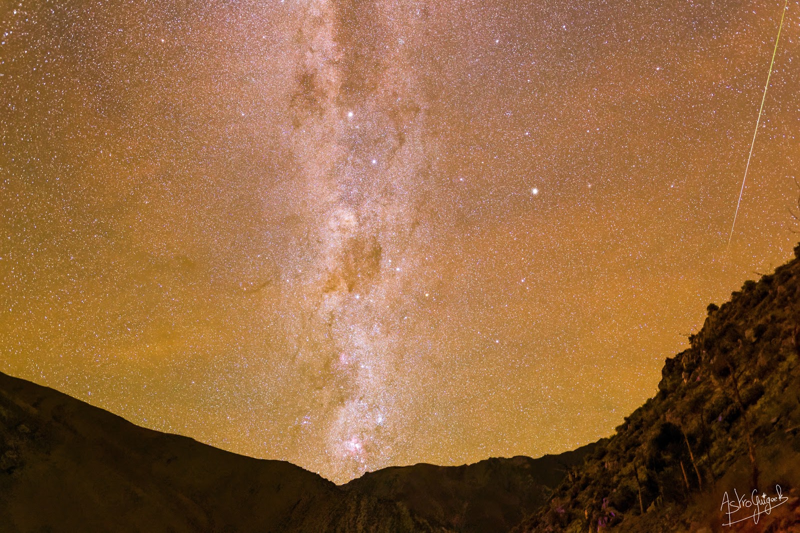 Phénomène double dans le Ciel : Airglow et Météore - Astro☆Guigeek ...