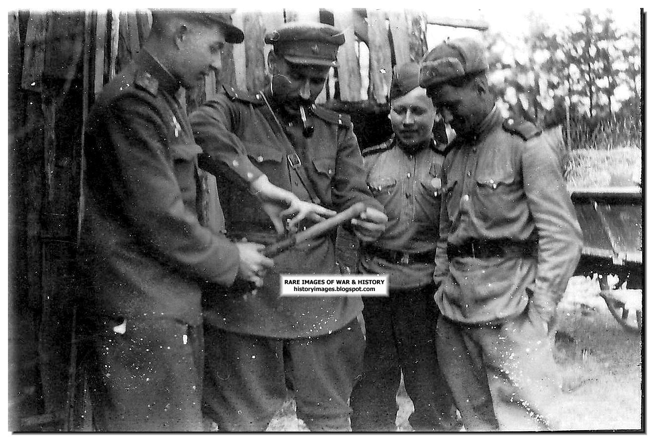 HISTORY IN IMAGES: Pictures Of War, History , WW2: 1945: As The Soviet ...