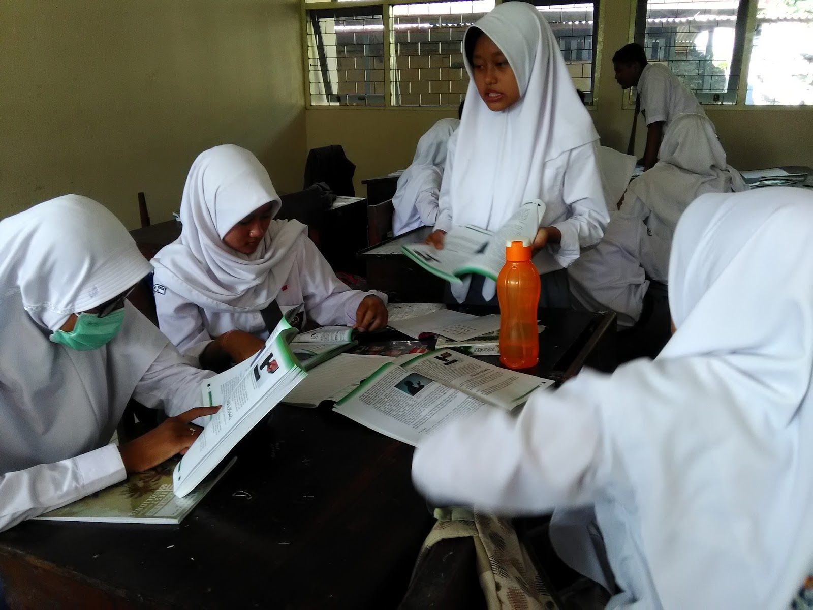 BELAJAR DAN BERBAGI : DISKUSI TEMAN SEBAYA