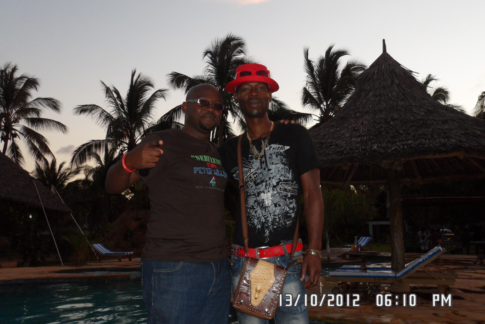 SEBULENI: WATU WAKI ENJOY WIKEND KIJIJI BEACH