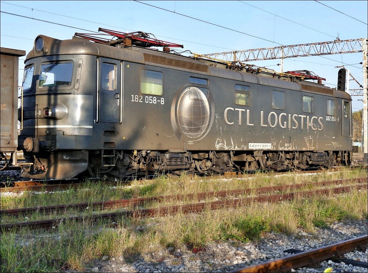 Lokomotywa CTL 182 058 na stacji Kielce Herbskie | Kolejowe Kielce
