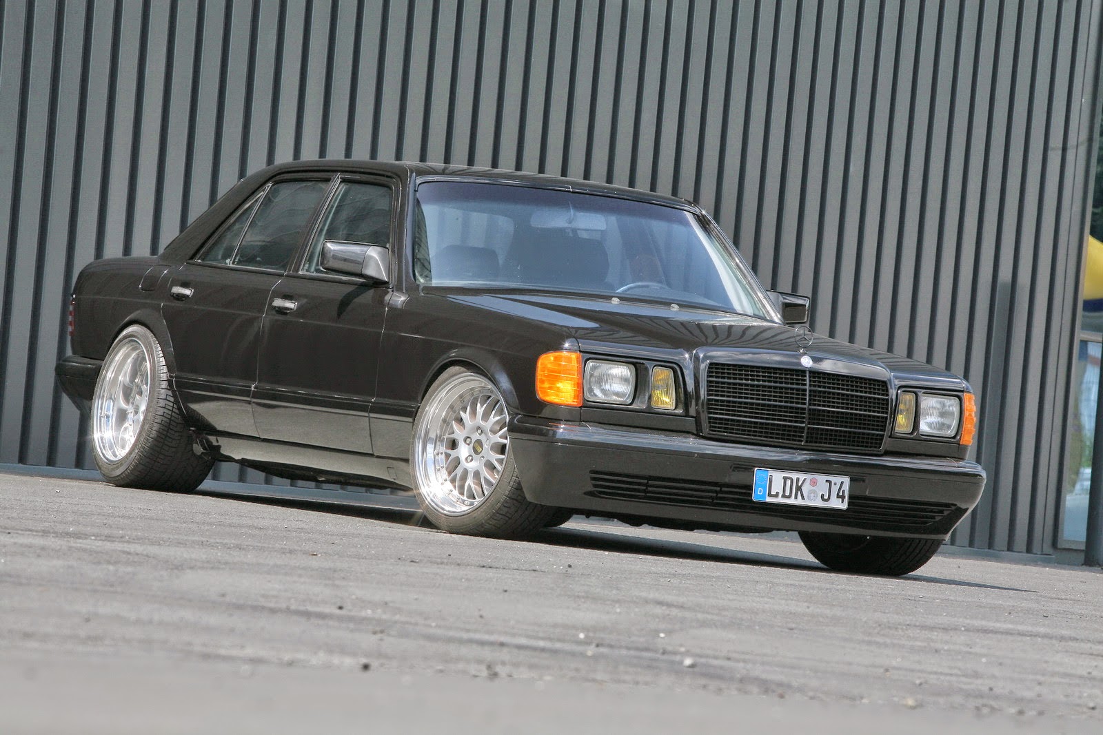 Mercedes-Benz W126 by Inden Design | BENZTUNING