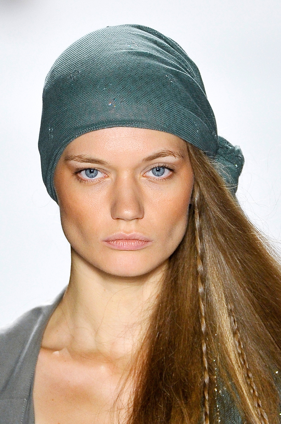 Glamour By Fatima: The Headscarf Makes It's Comeback...