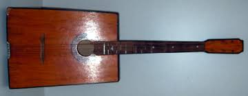 INSTRUMENT DE MUSIQUE TRADITIONNEL MALGACHE