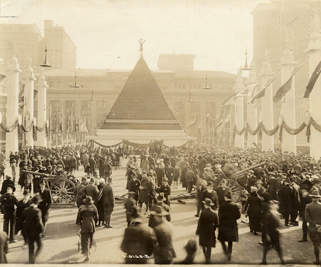 Vintage Photos of a Giant Pyramid of Captured German Helmets From WWI ...