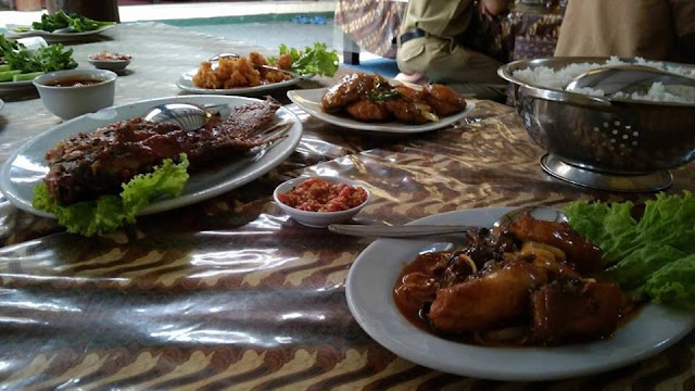 Syawalan Pengurus ATPUSI DIY di Bale Resto Timoho Yogyakarta. Guyub ...