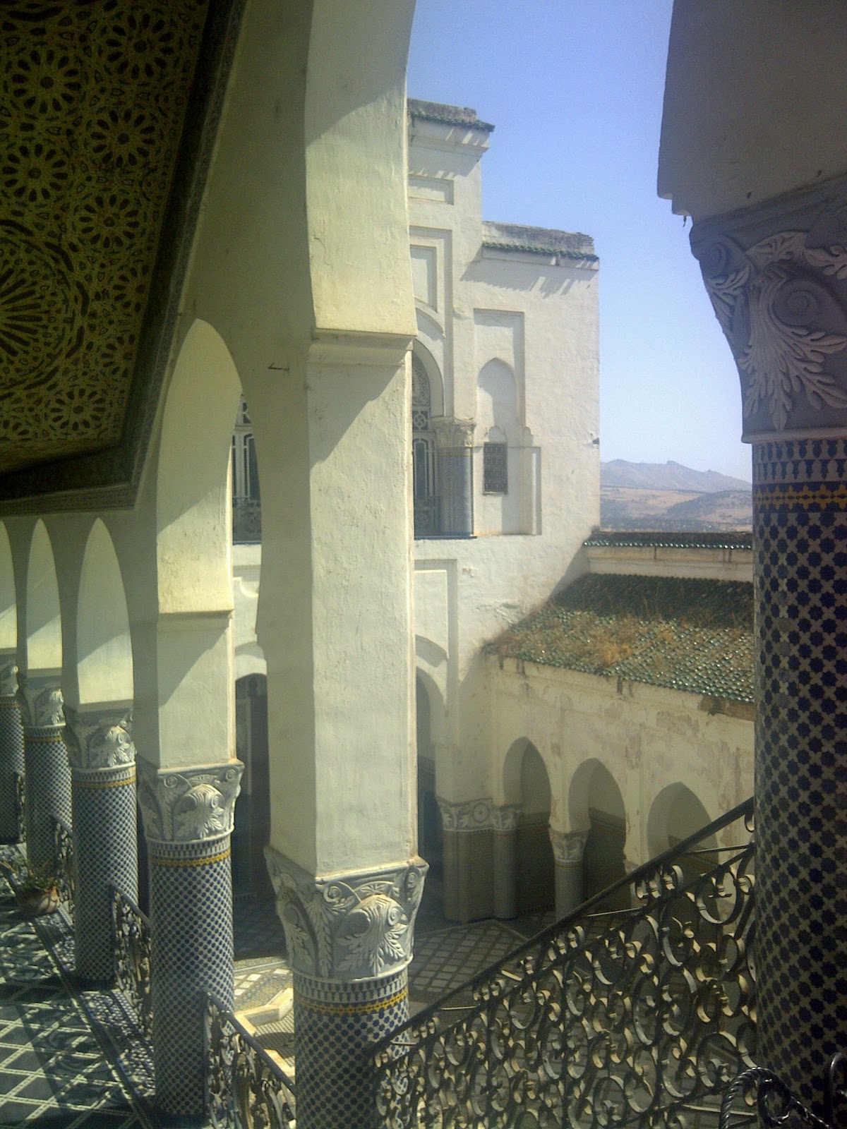 RIAD SOUAFINE.COM FES MAROC: VISITER LE PALAIS MOKRI