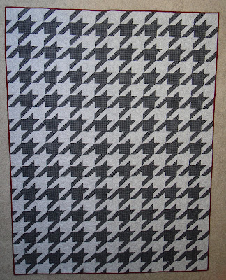 Bradley's Houndstooth Quilt | The Gypsy Soul Quilter