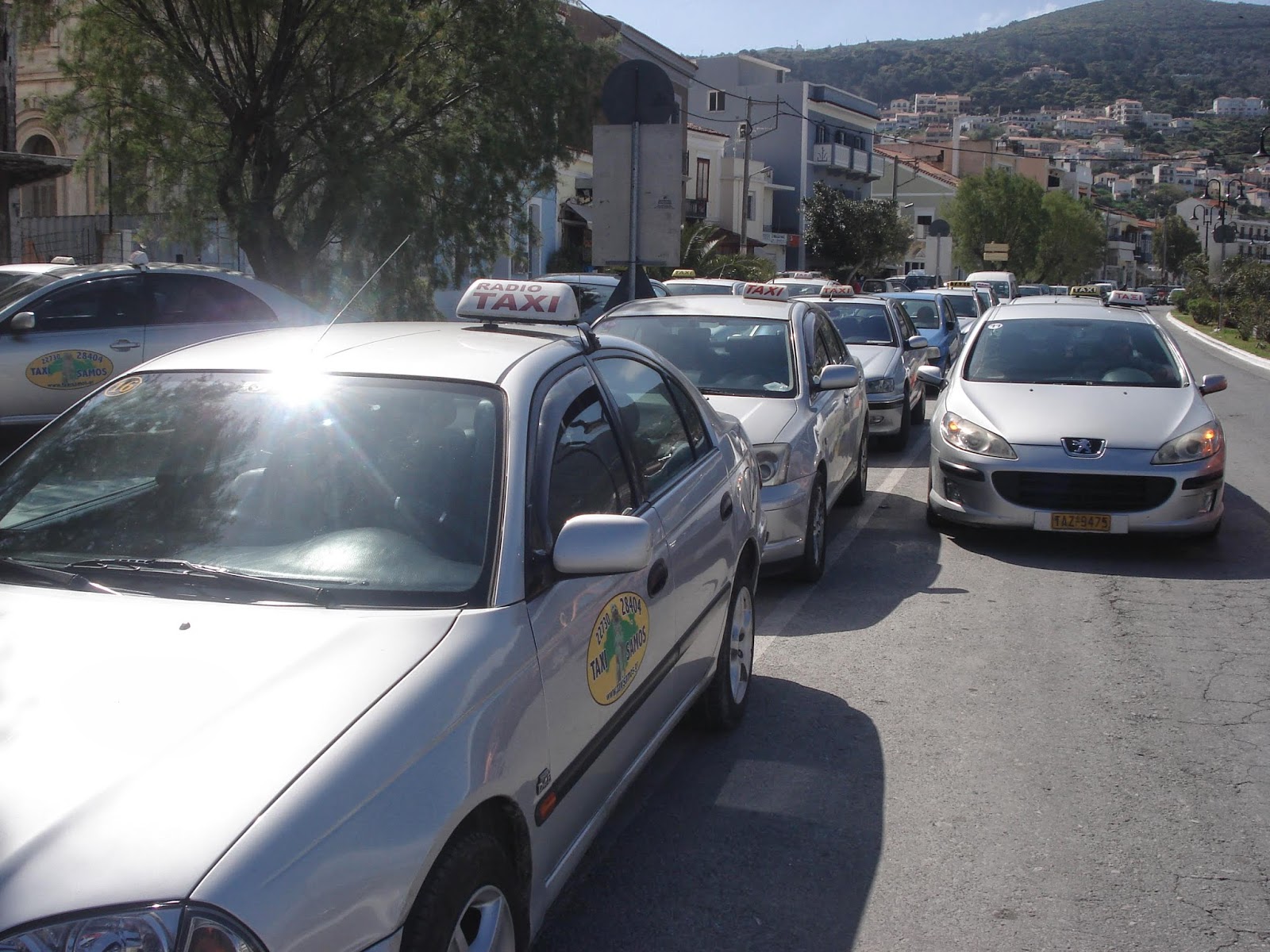 ΤΑΞΙΤΖΗΣ: ΦΩΤΟ: Σάμο ,η πιάτσα ΤΑΞΙ της παραλιακής μεταφέρθηκε μπροστά ...