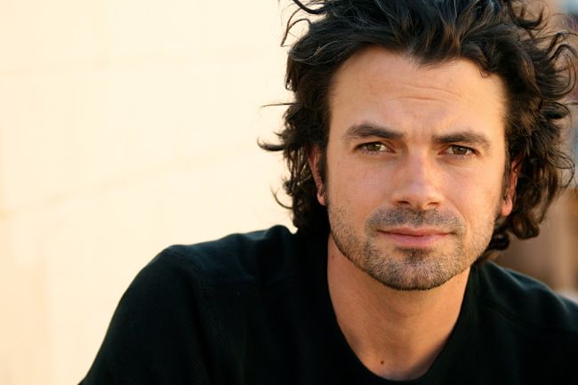 Daniel Hall reprend le rôle de Scott Grainger Jr dans #LesFeuxdelAmour ...