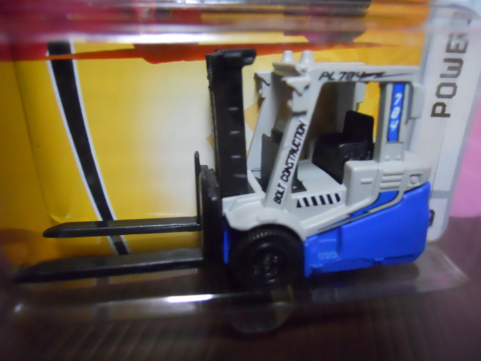 Dexters Diecasts (DexDC): Matchbox 2009 #69 ~ Power Lift "Bolt ...