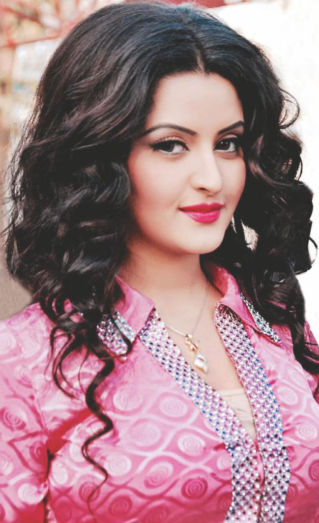 Pori Moni Bio | Life in Bangladesh