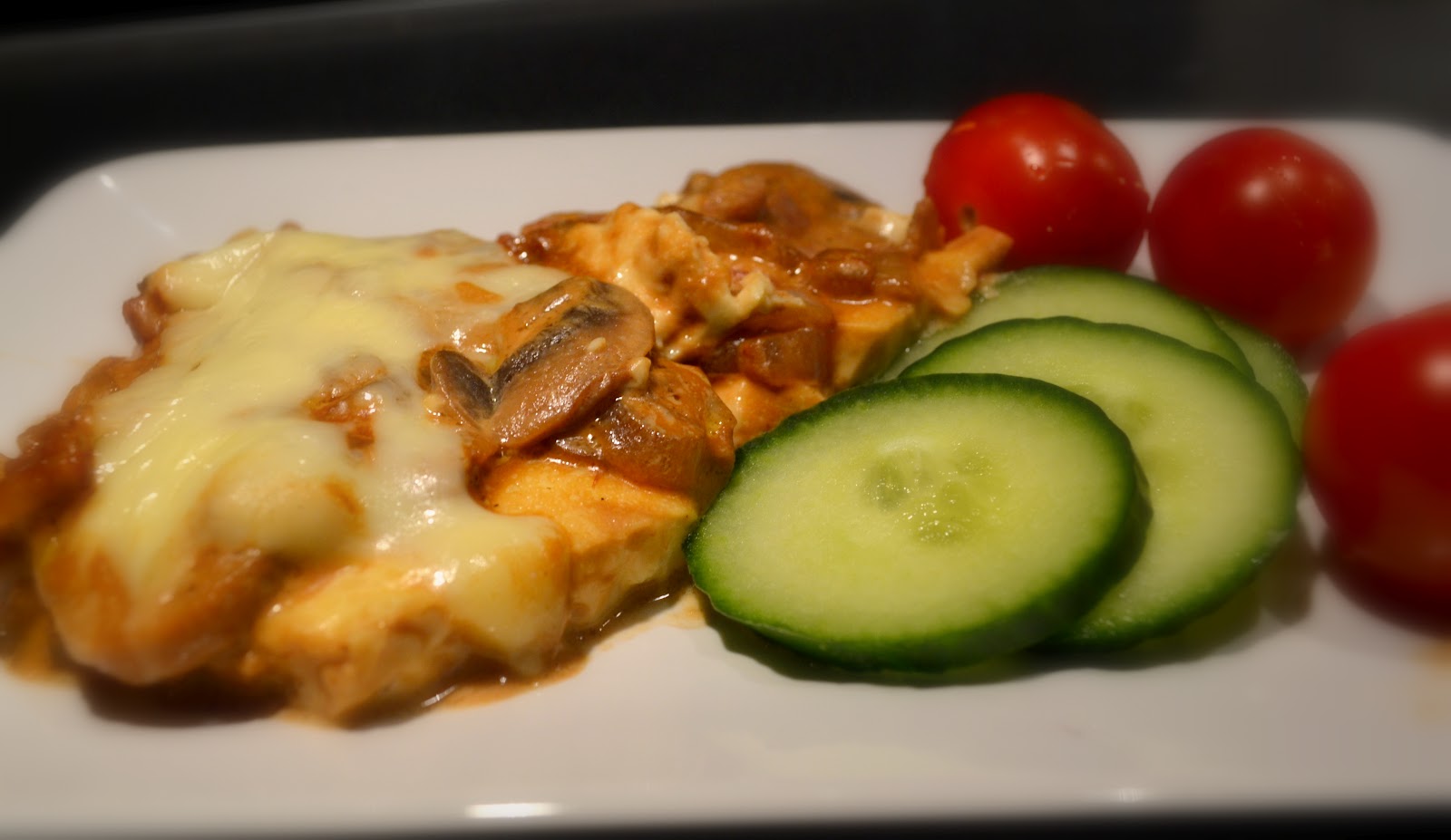 Mat och annat gott: Ugnsomelett med champinjon,lök och bacon stuvning Lchf