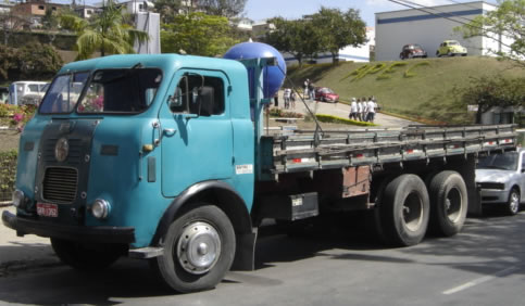 Por Dentro dos Boxes: FNM D11000 - o lendário Fenemê