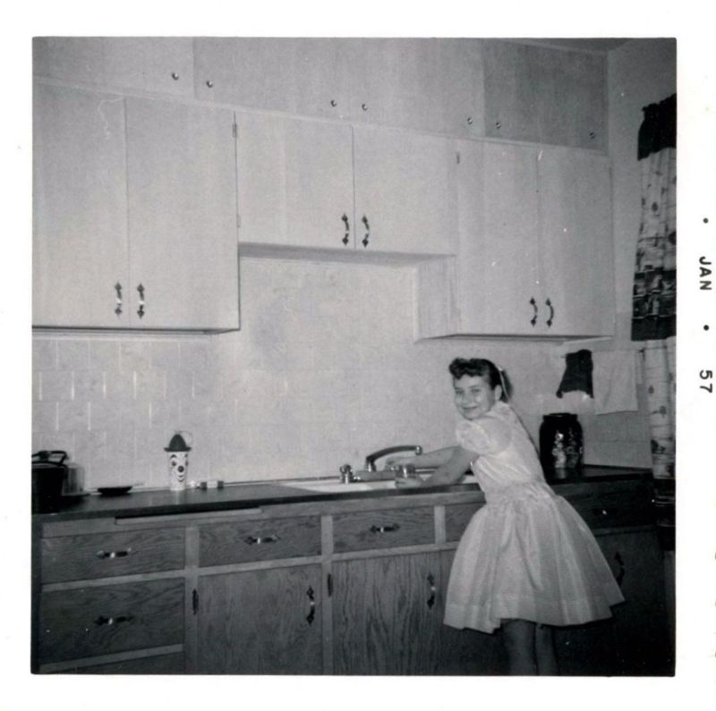 45 Vintage Photos That Capture People in Their Kitchens From the 1950s ...