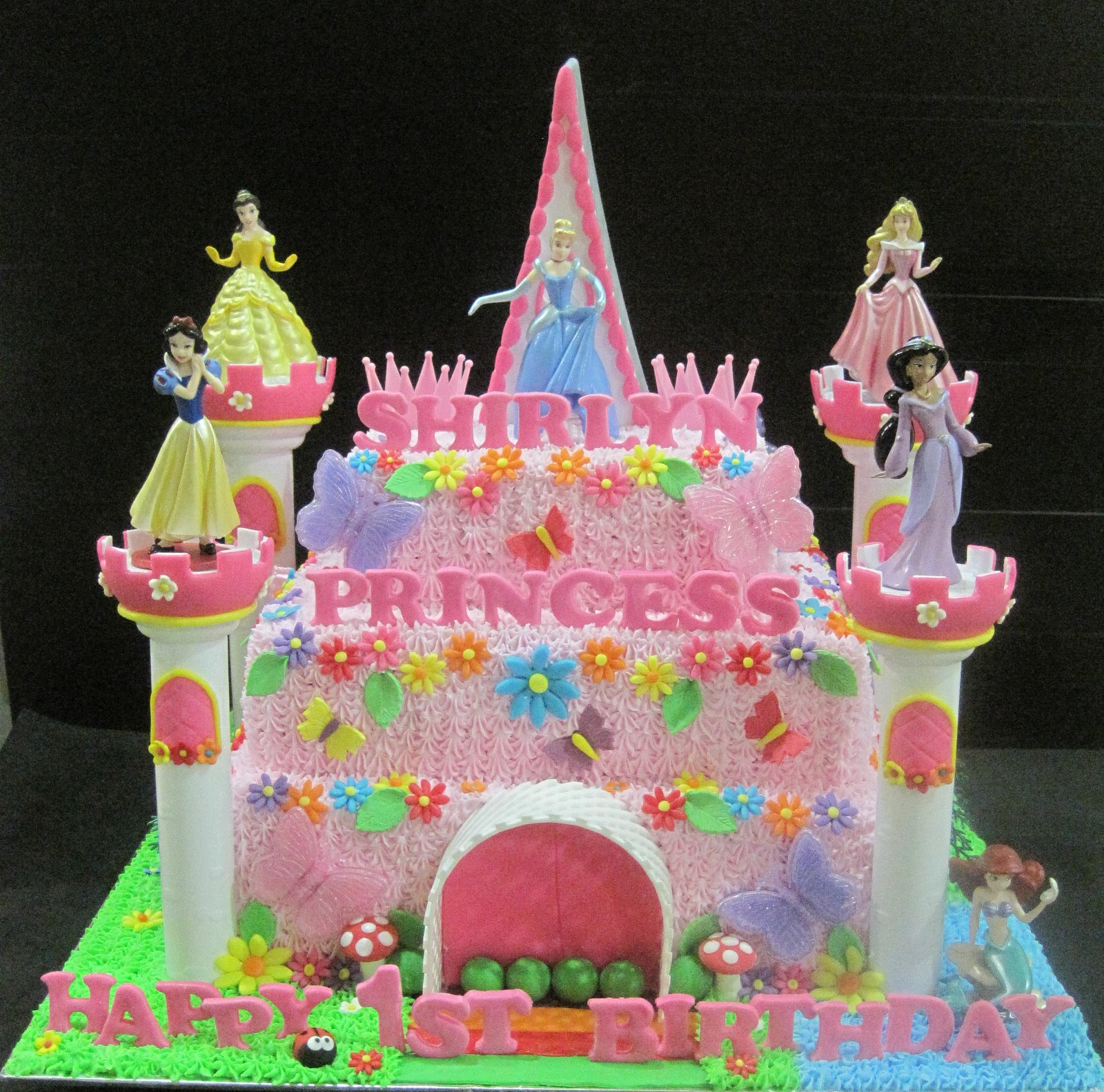 Cupcake Divinity: 3 tier Princess cake