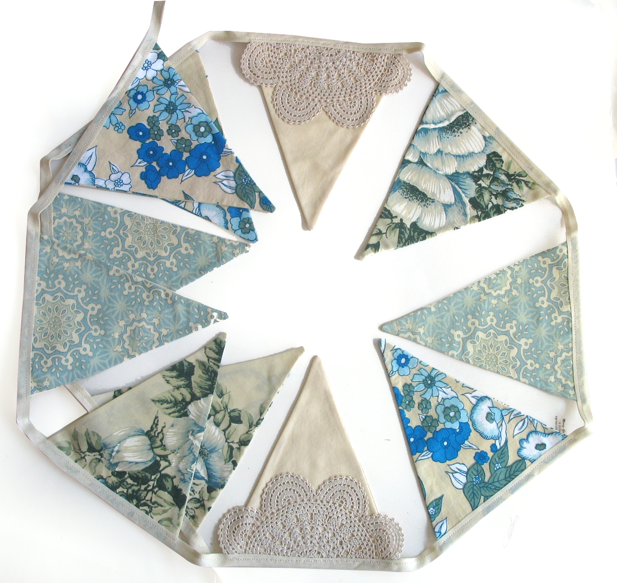 Merry-Go-Round Handmade: More Retro floral Vintage Flag Bunting added ...