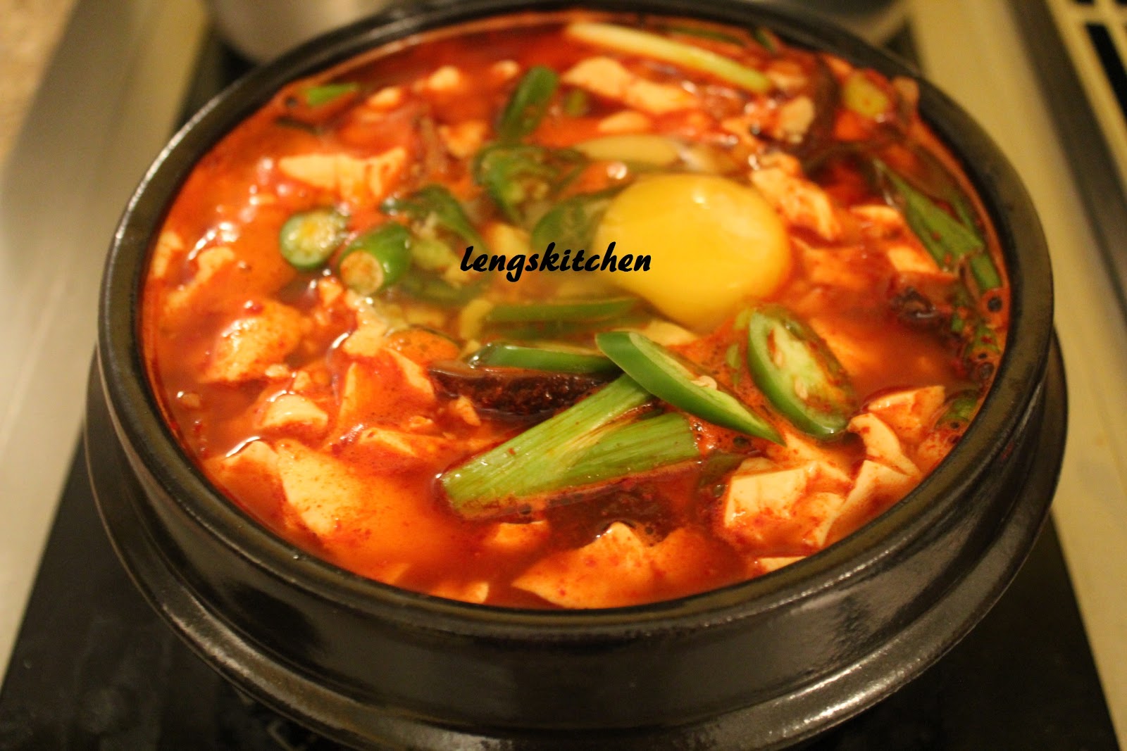 Kitchen Chaos: Soondubu Jjigae (Soft Tofu Stew) 순두부 찌개