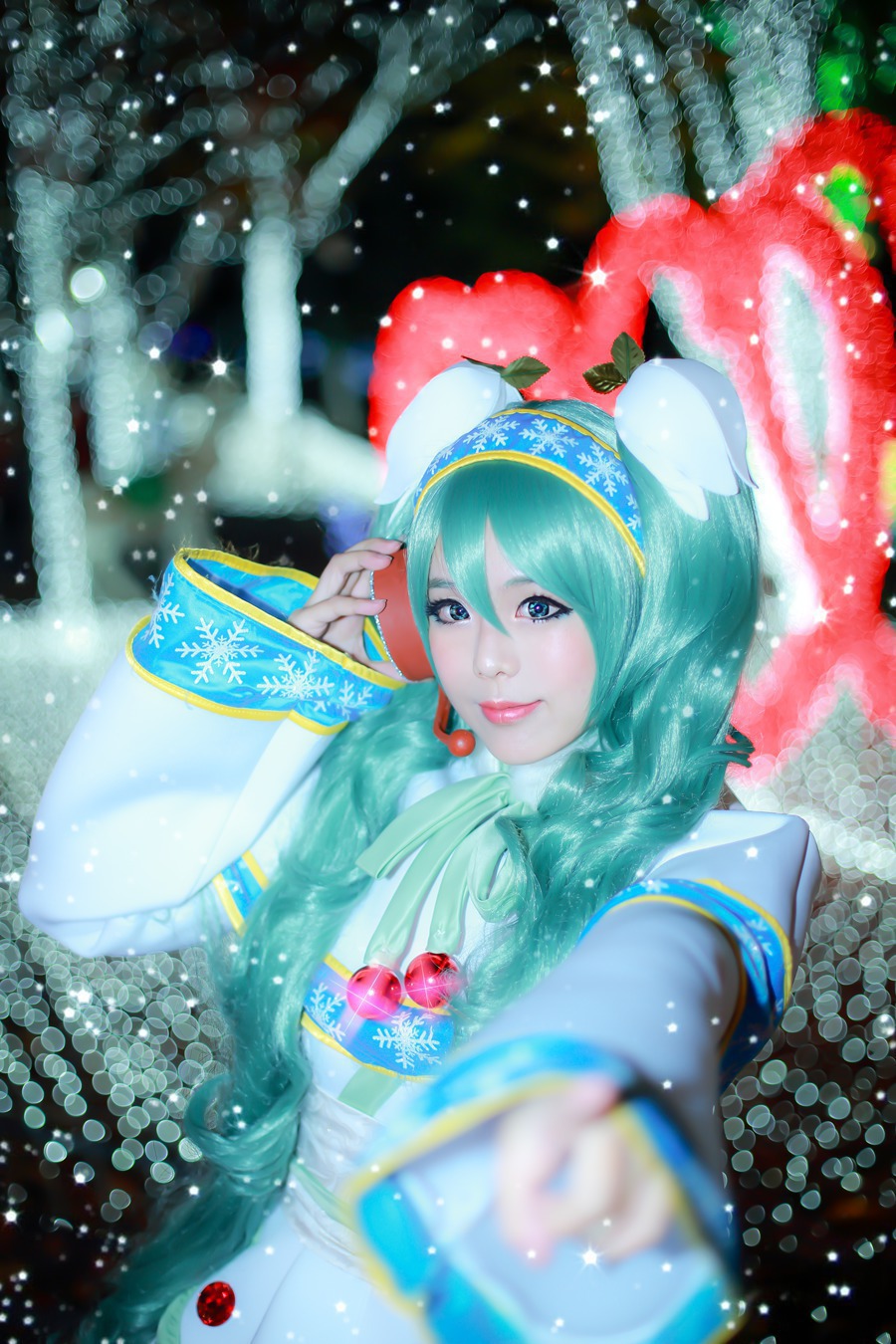 Korean Cosplayer: Hatsune Miku - VOCALOID