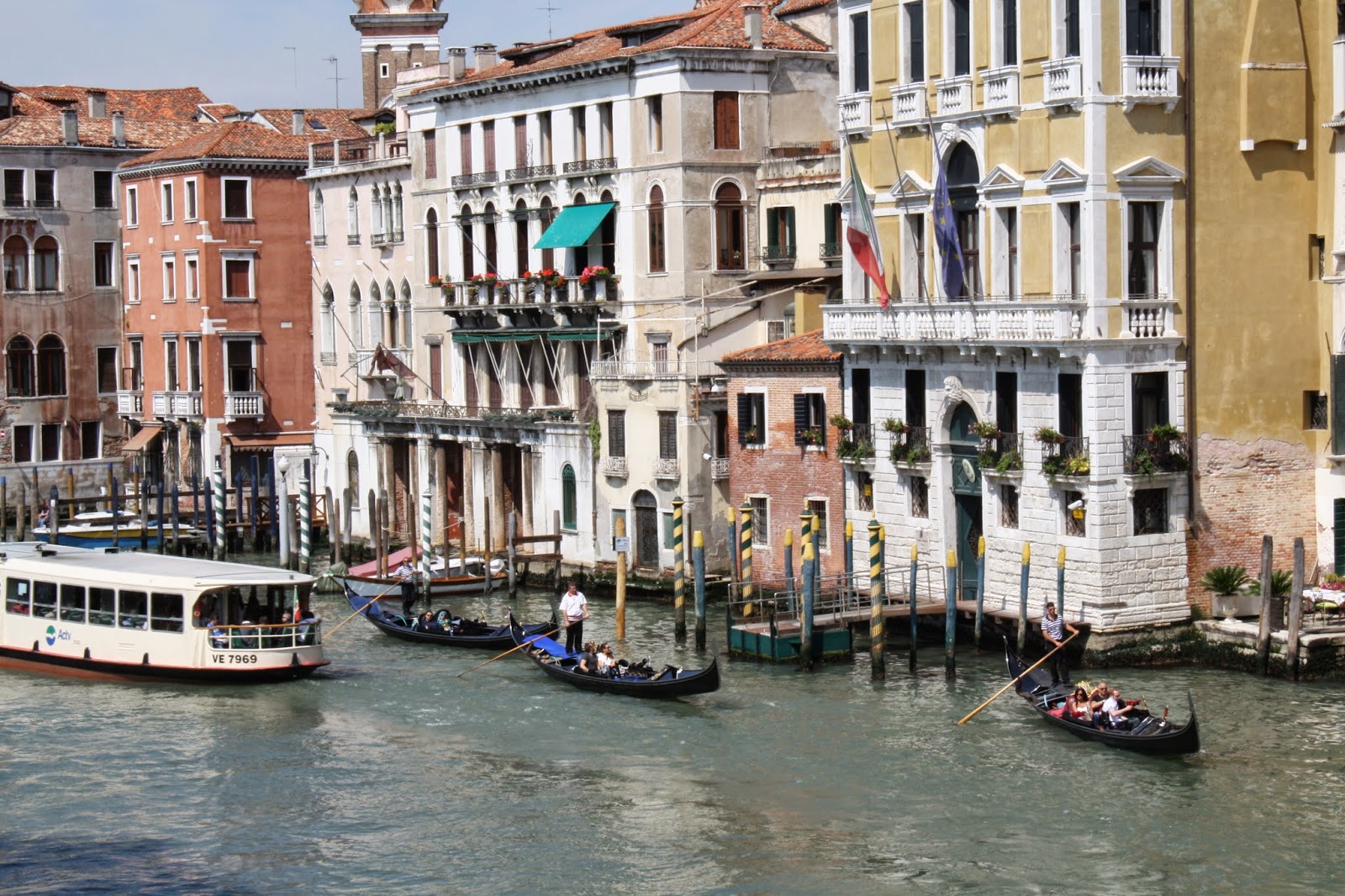 Venice Language - TravelsandEscapes