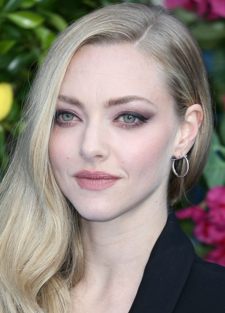 StarLight-Style: Ünlülerden Saç ve Makyaj Örnekleri: Drew Barrymore ...