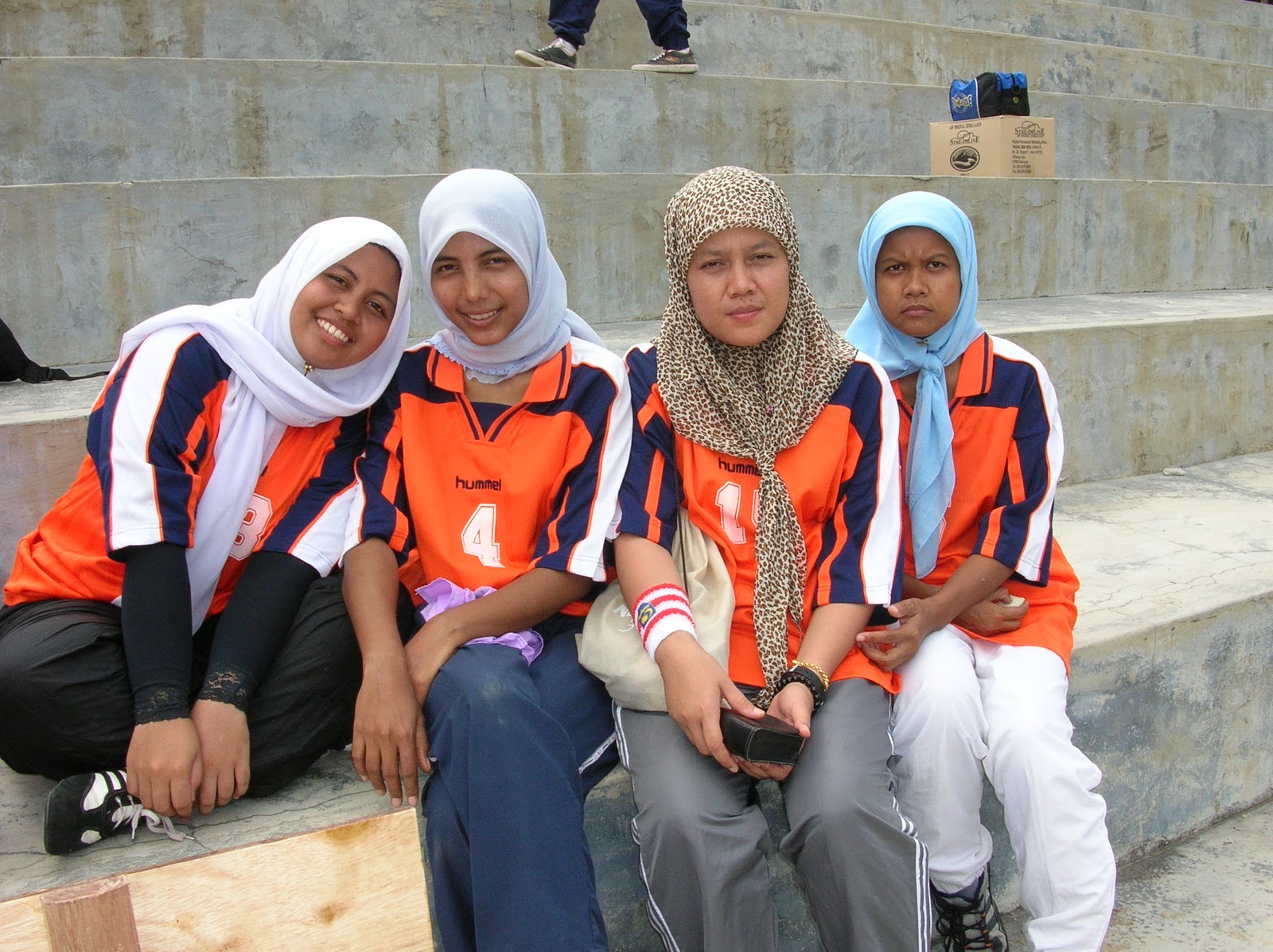 boonembuneli: Gambar bersama rakan sekerja