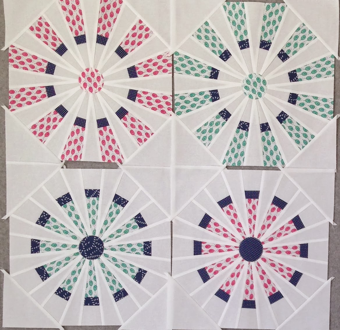 Cupcakes 'n Daisies: 15 Degree Dresden Sampler Quilt