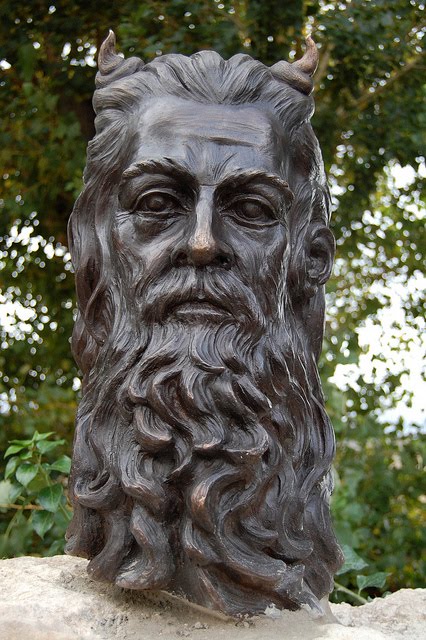 EL LIBRO DE LOS DIOSES: Lug