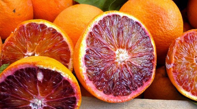 Jeruk Unik Ini, Warnanya Merah - Technoclips