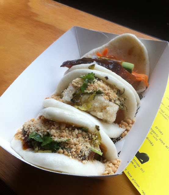 Temasek: Oh Em Gee! Hanging out with a pro at Wonderbao!